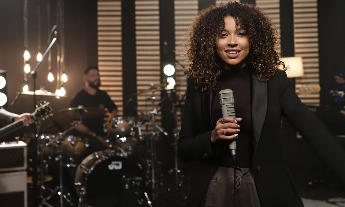 Gabriela Gomes lança seu novo single e clipe Gabriela Gomes lança seu novo single e clipe