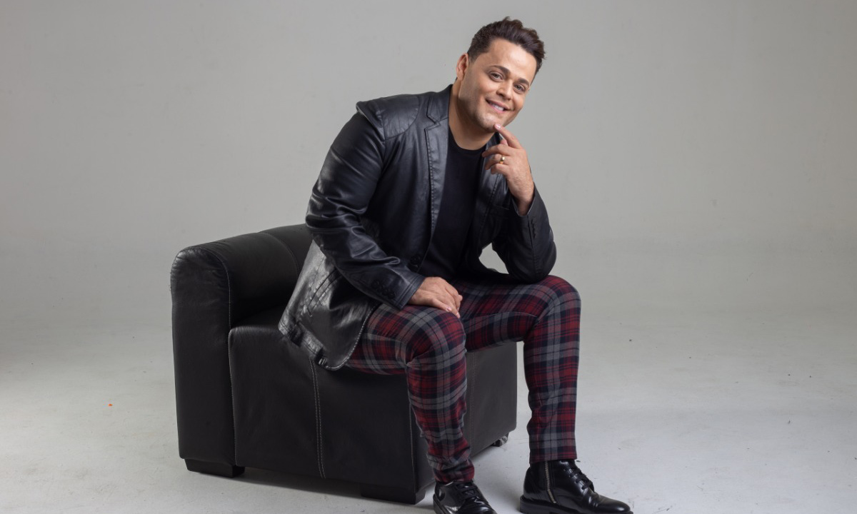 Robinson Monteiro apresenta a canção “Sala do Trono” - UAU Gospel
